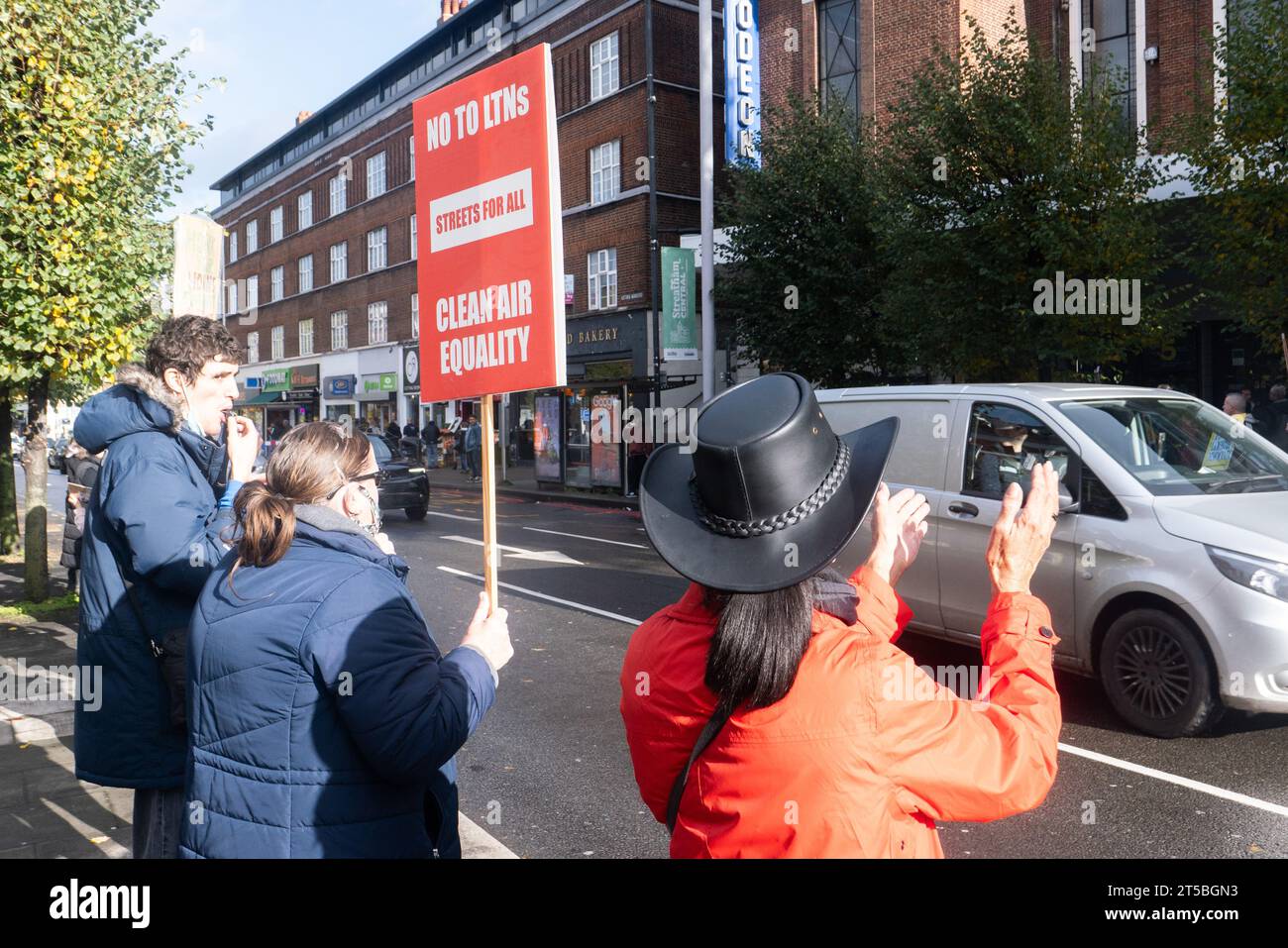 Lambeth low traffic neighbourhood hi-res stock photography and images ...