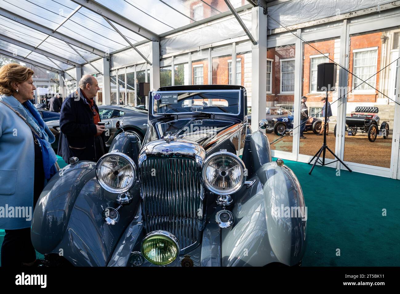 London, UK. 4th Nov, 2023. Around 100 Veteran Cars with their owners ...