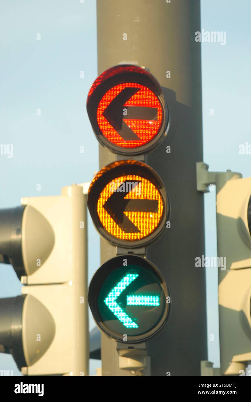 Gelbe verkehrszeichen hi-res stock photography and images - Alamy