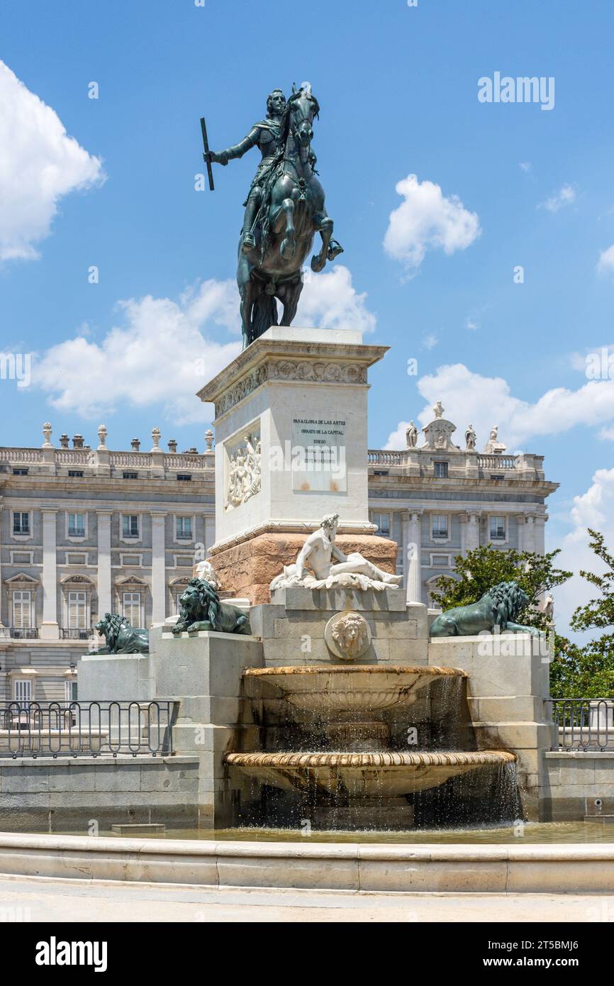 Jardines de lepanto equestrian monument to felipe iv monumento e hi-res stock photography and ...