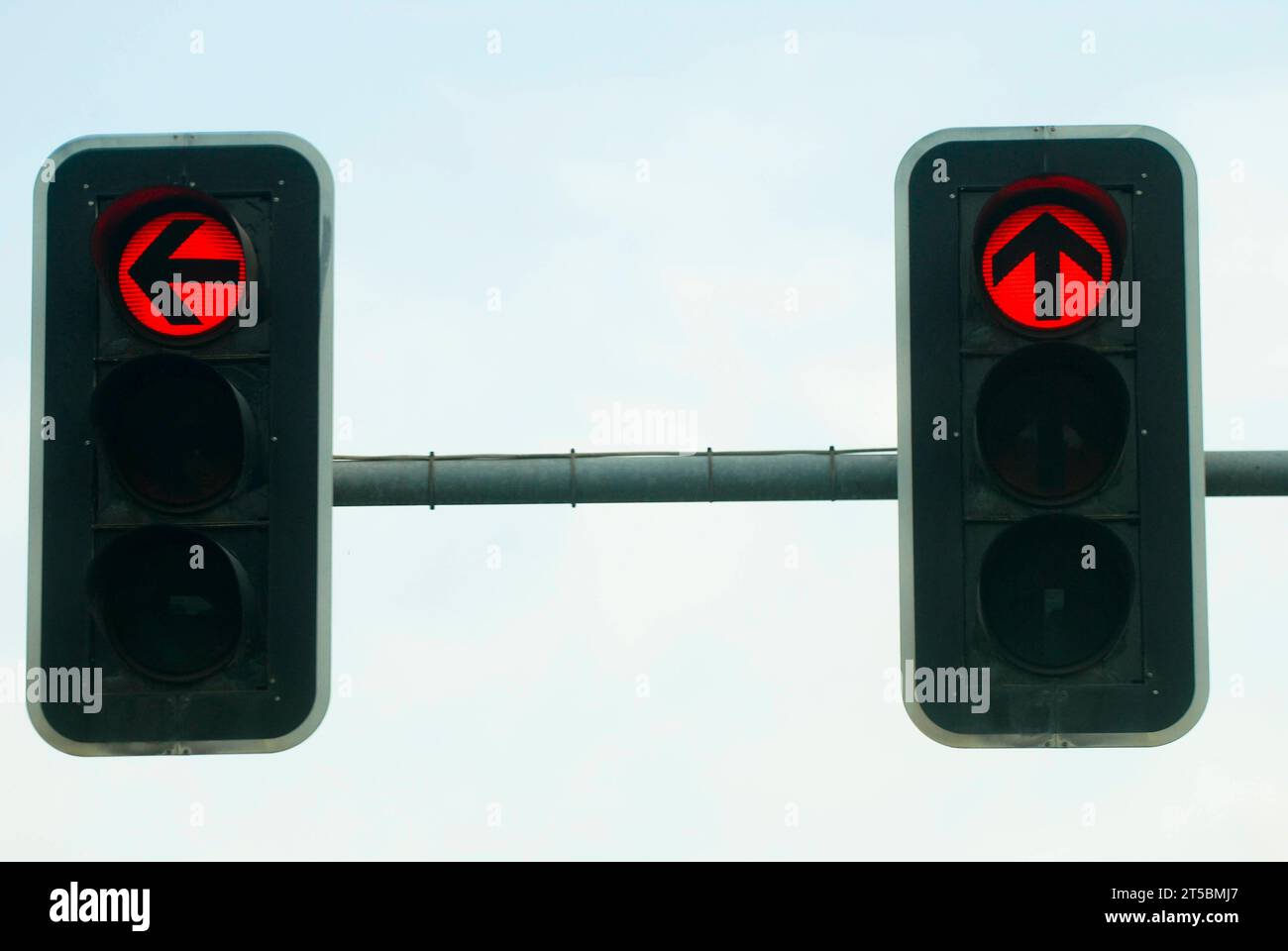 Ampeln und verkehrszeichen hi-res stock photography and images - Alamy