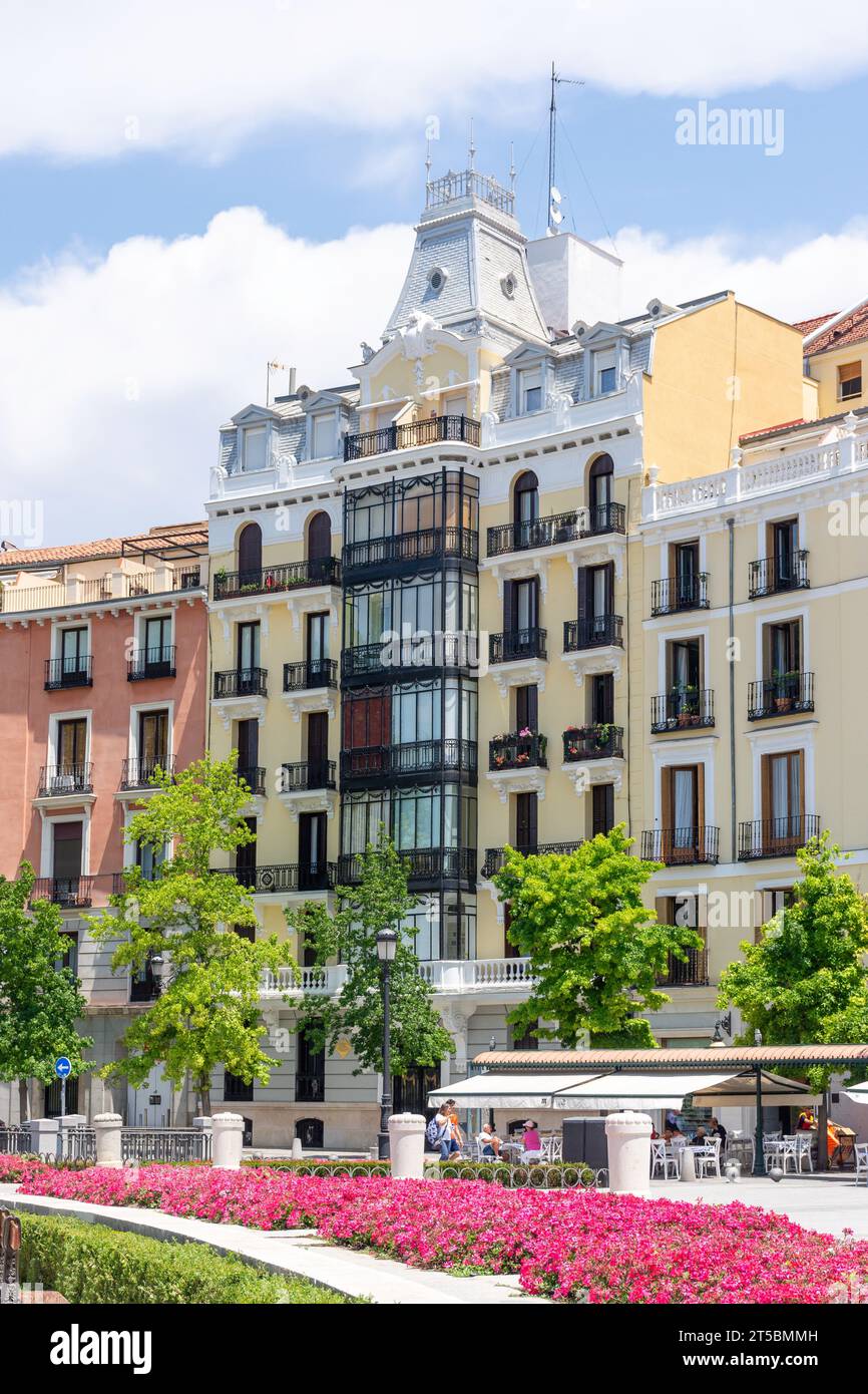 Apartment buildings, Place de Ote, Jardines de Lepanto, Centro, Madrid ...