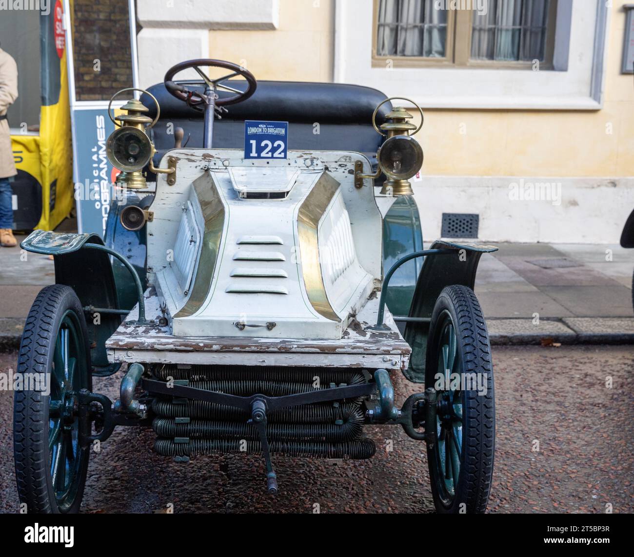 London, UK. 4th Nov, 2023. Around 100 Veteran Cars with their owners ...