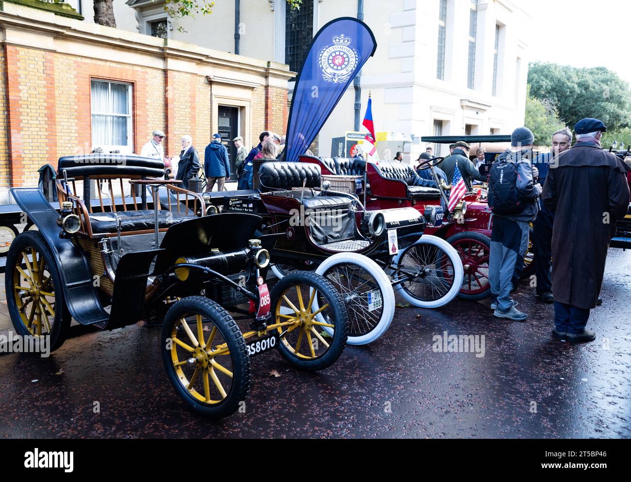 London, UK. 4th November 2023. Around 100 Veteran Cars with their ...