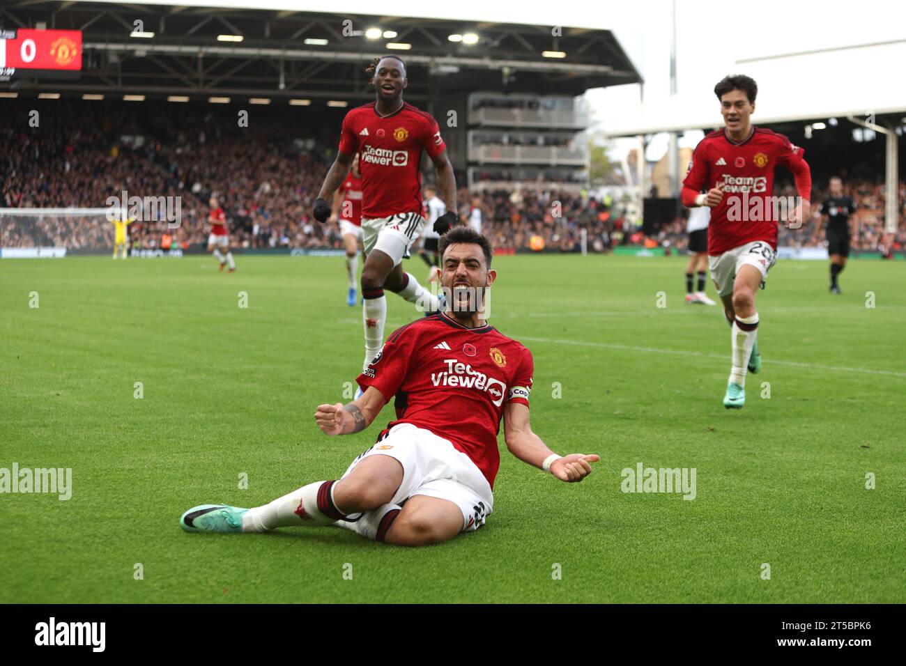 Manchester United's Bruno Fernandes celebrates scoring their side's ...