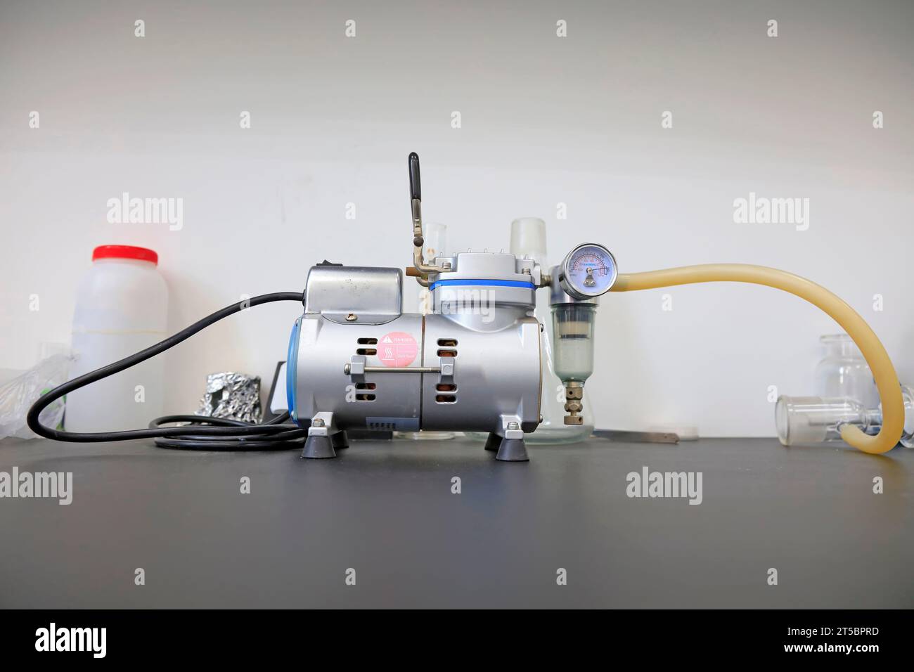 Air pump and tools hi-res stock photography and images - Alamy