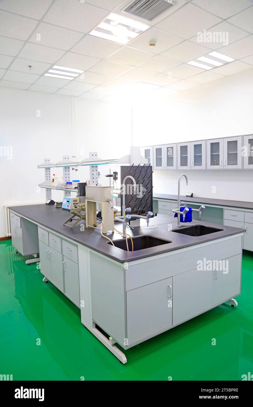 Laboratory operation hi-res stock photography and images - Alamy