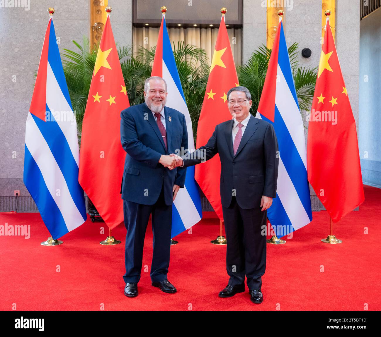 Shanghai. 4th Nov, 2023. Chinese Premier Li Qiang meets with Cuban Prime Minister Manuel Marrero ...