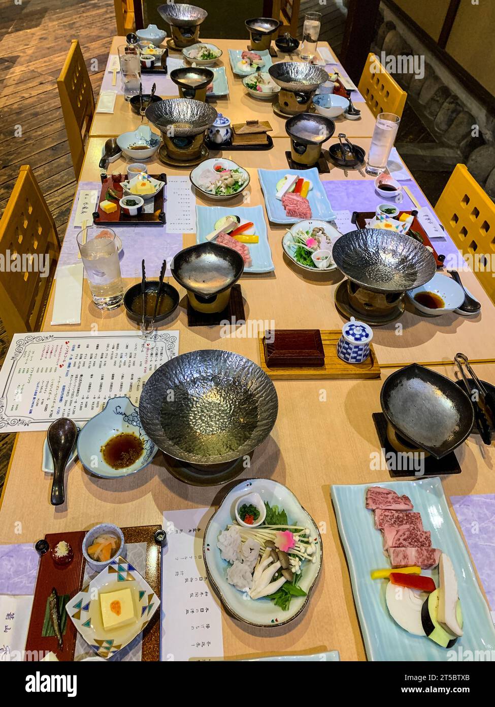 Set dinner table hi-res stock photography and images - Alamy