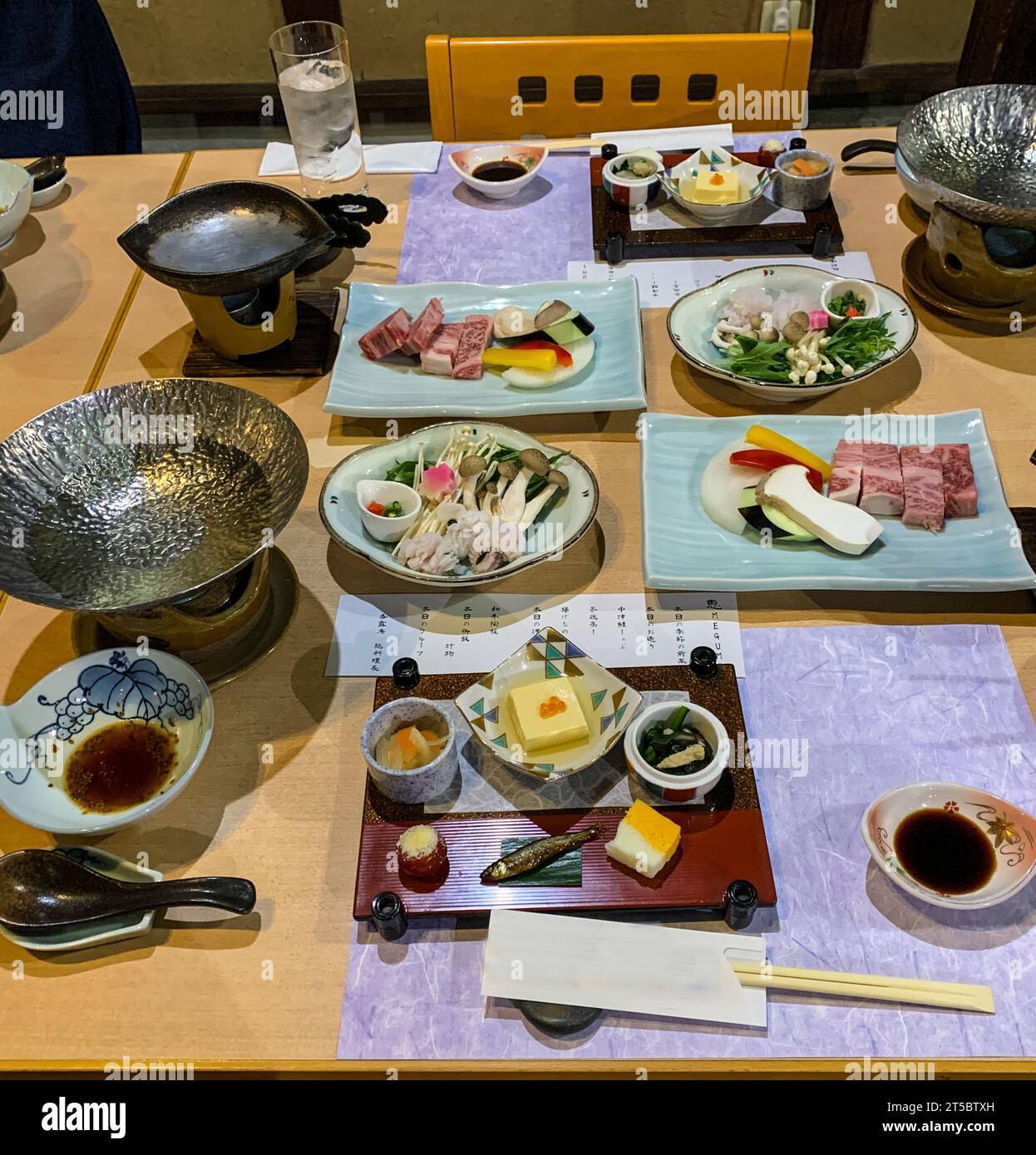 Set table hi-res stock photography and images - Alamy