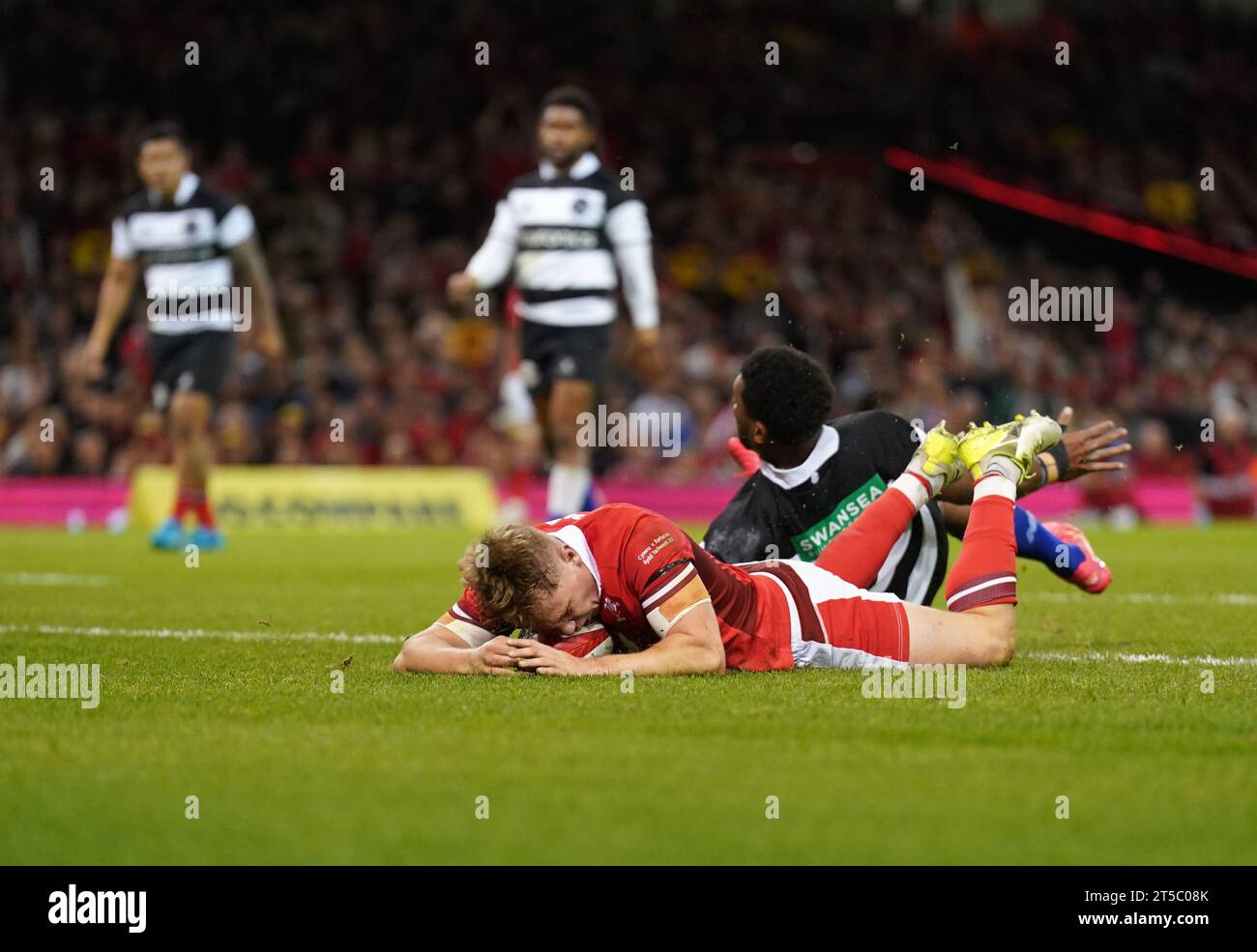 Sam costelow wales rugby hi-res stock photography and images - Alamy