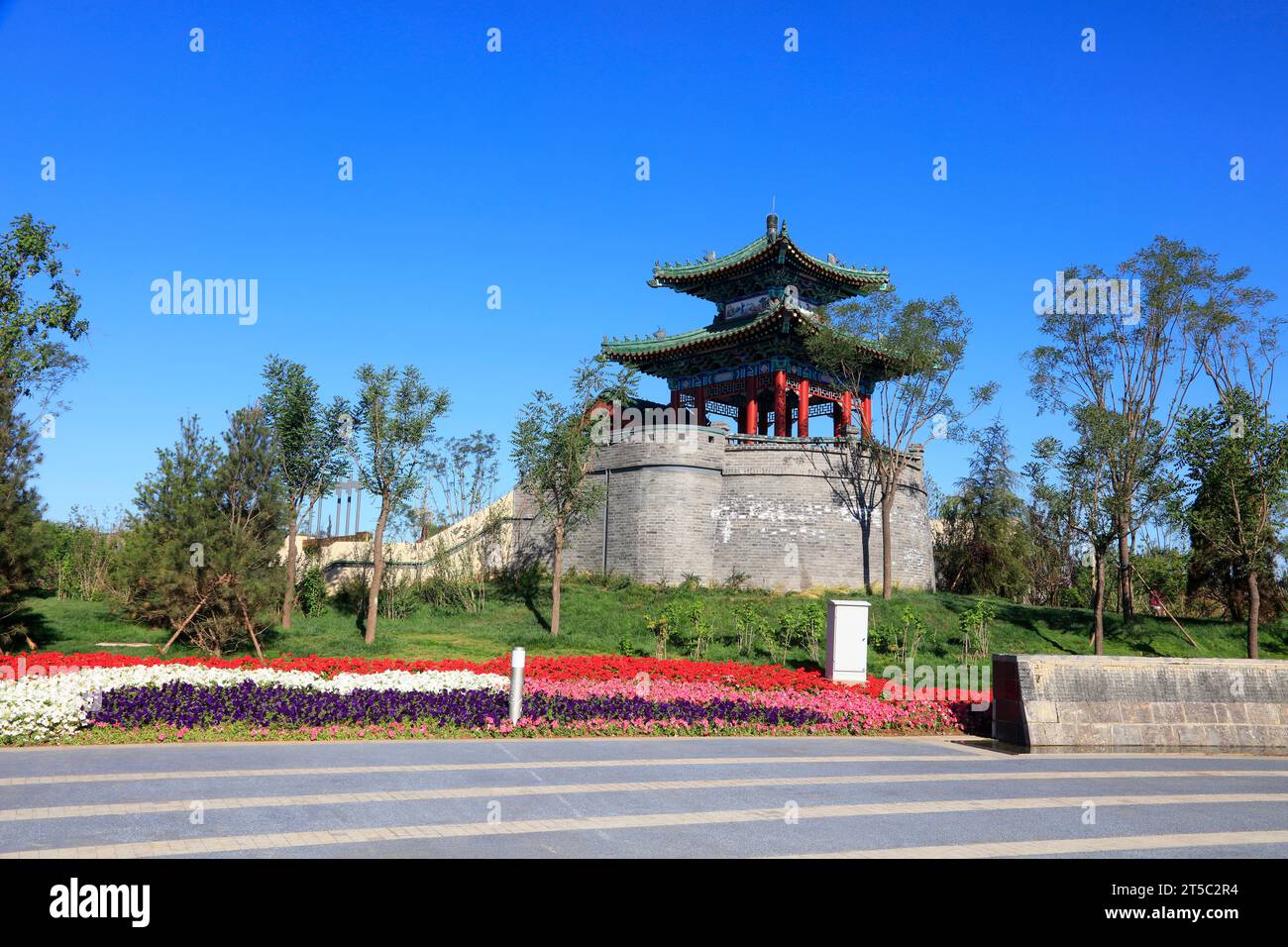 Ancient Chinese landscape architecture scenery Stock Photo - Alamy
