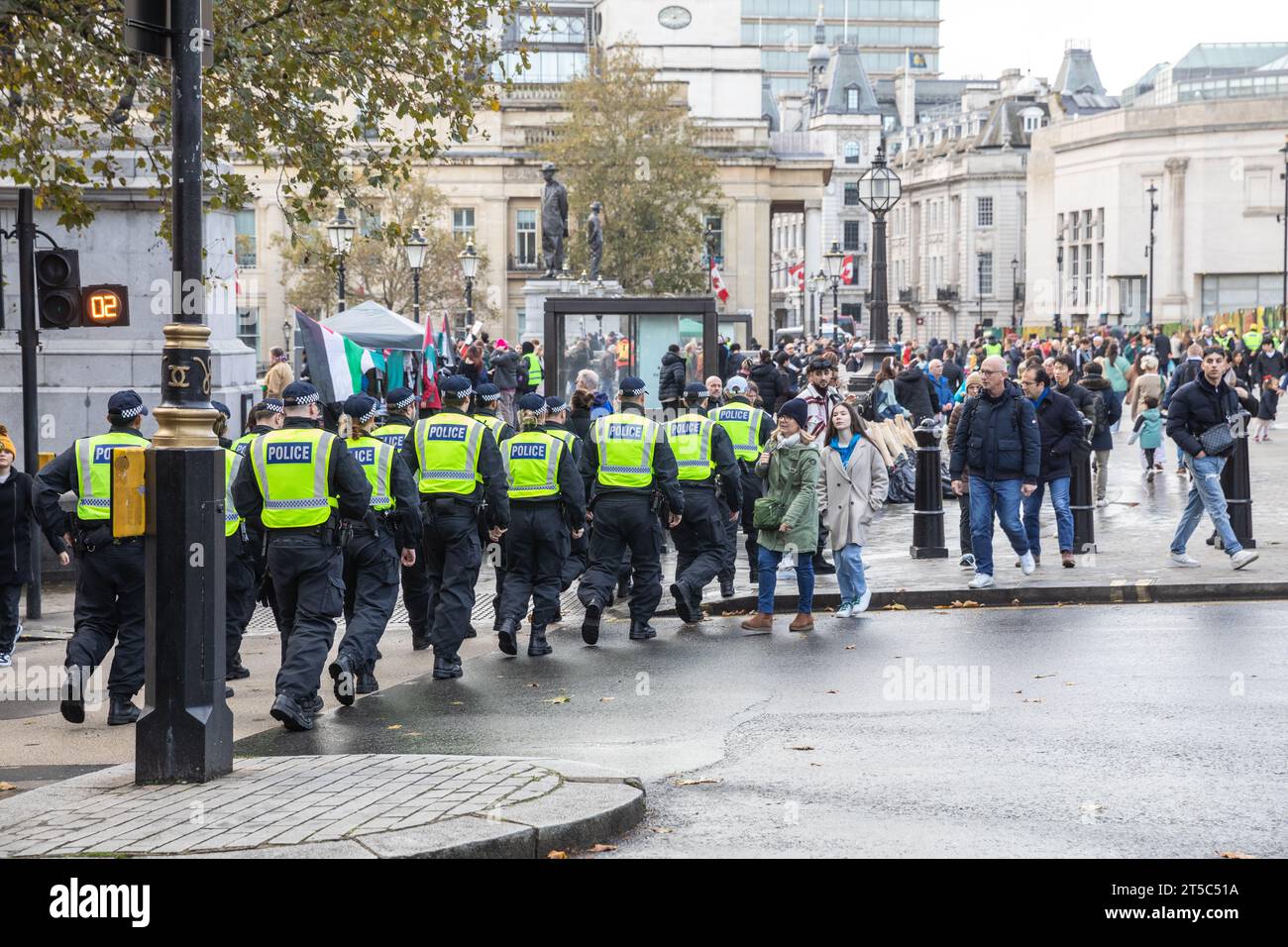 London, UK. 4th Nov, 2023. Protesters gather for pro-Palestinian rally ...