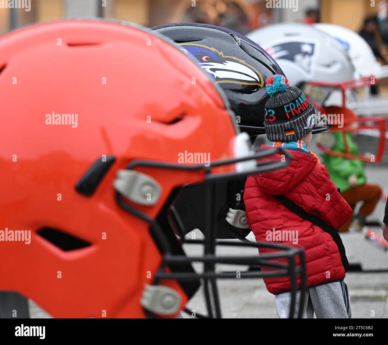 04 November 2023, Hesse, Frankfurt/Main: American Football: NFL, Before ...