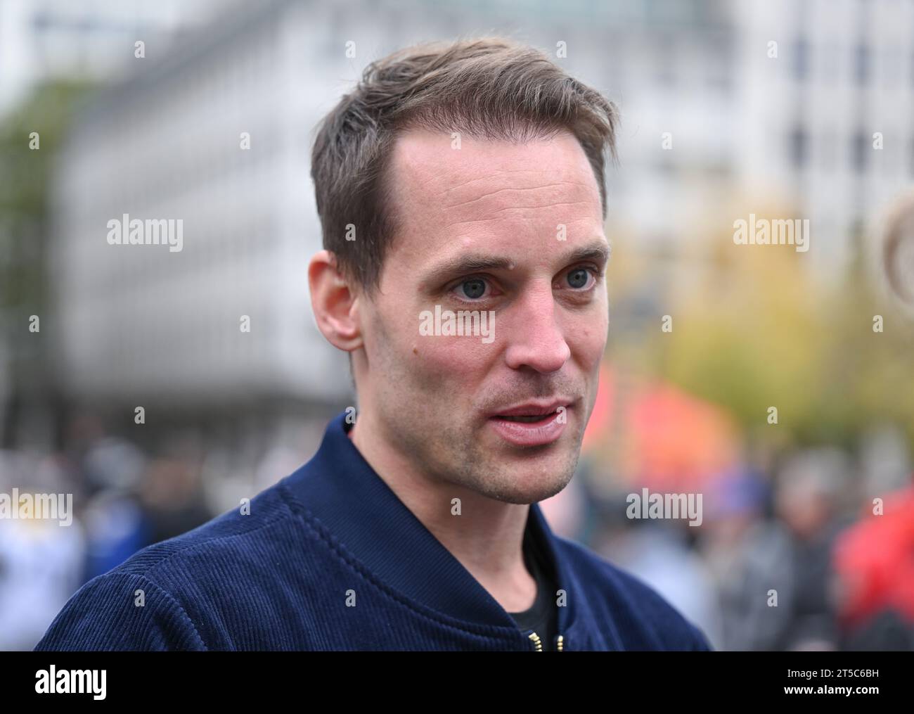 04 November 2023, Hesse, Frankfurt/Main: American Football: NFL, Before ...