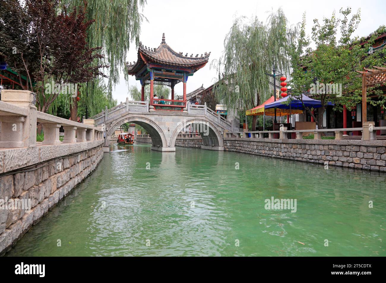 Ancient buildings and pavilions and pavilions hi-res stock photography ...