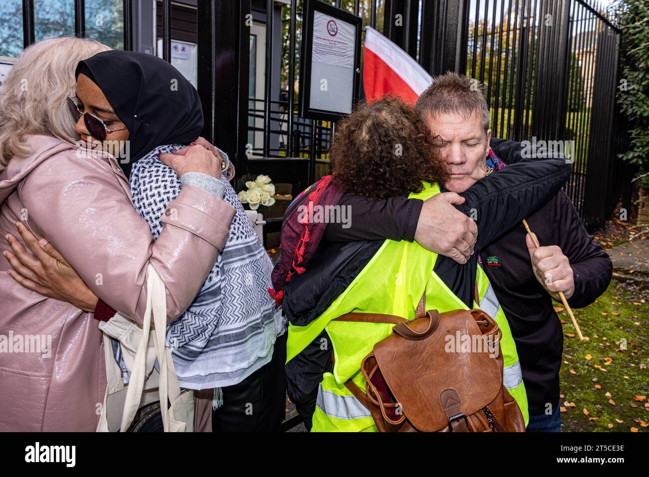 Belfast, UK. 04th Nov, 2023. Hundreds of people marched from Queens ...
