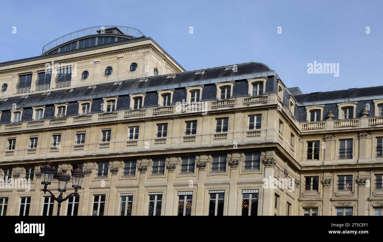 Beautiful residential building in Paris, France Stock Photo - Alamy
