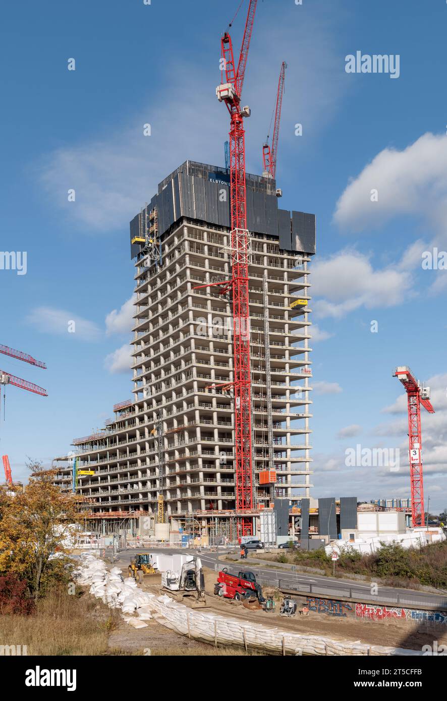 Hamburg, Germany. 04th Nov, 2023. View of the Elbtower construction ...