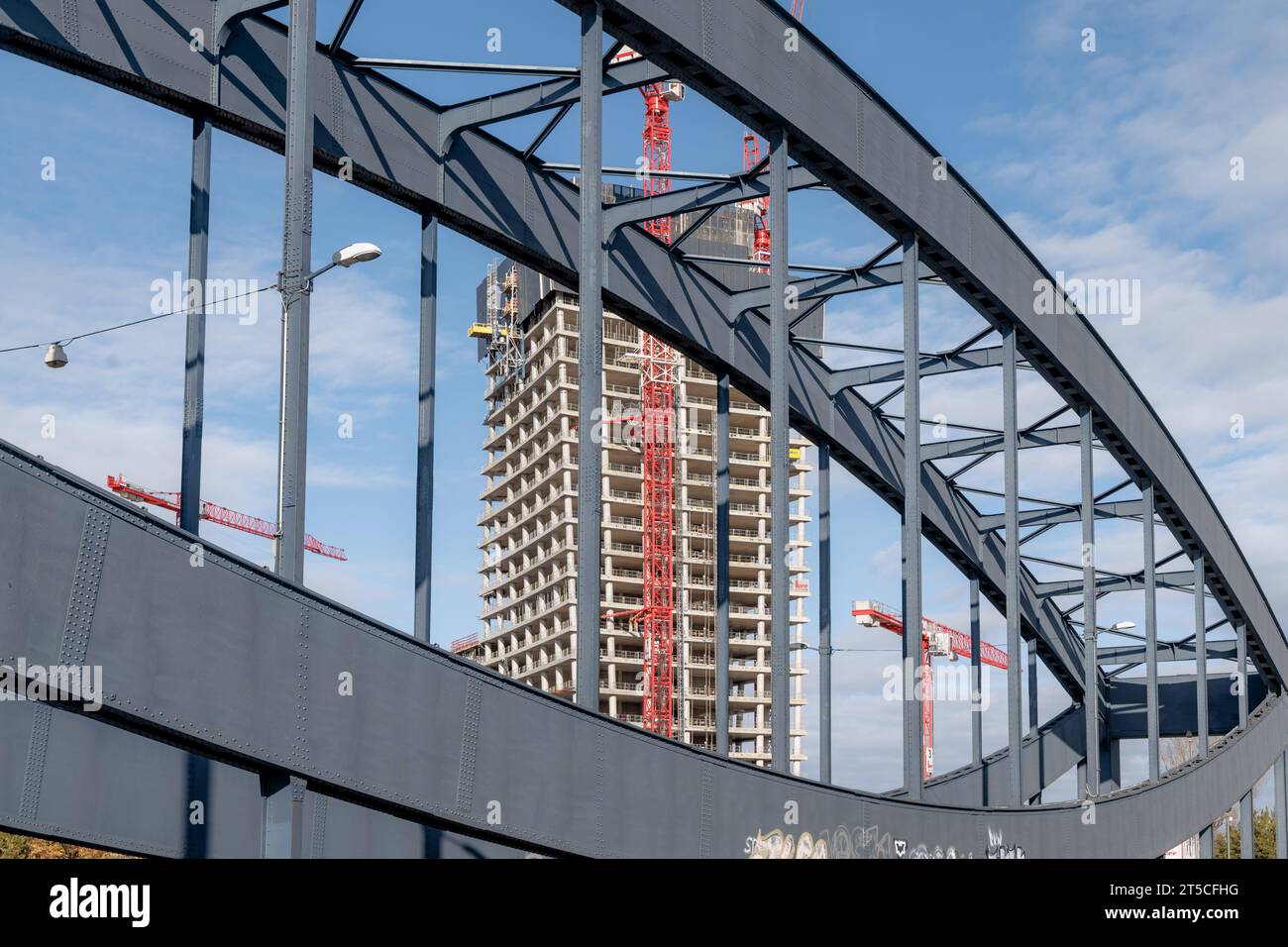 Hamburg, Germany. 04th Nov, 2023. View of the Elbtower construction ...