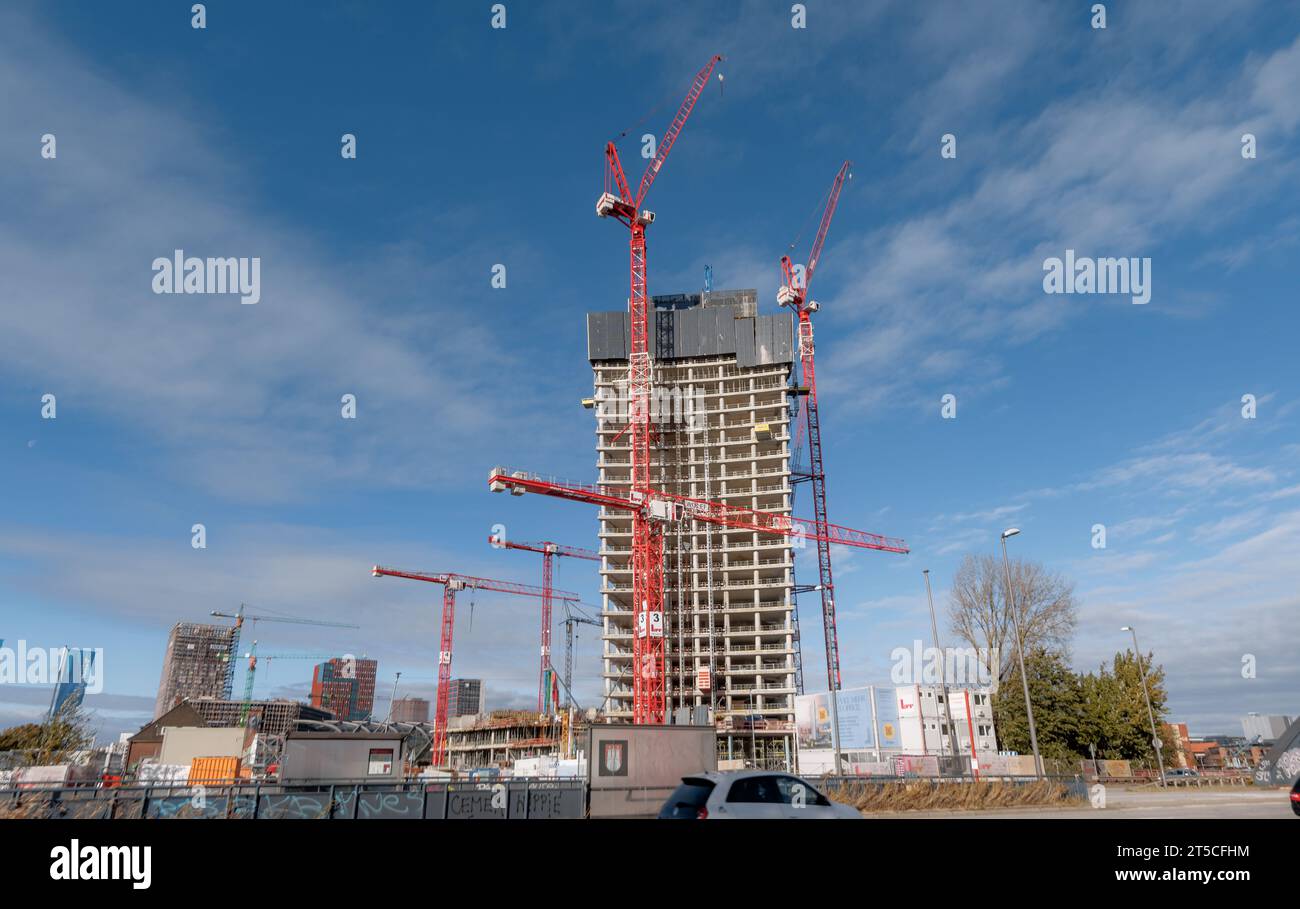 Hamburg, Germany. 04th Nov, 2023. View of the Elbtower construction ...