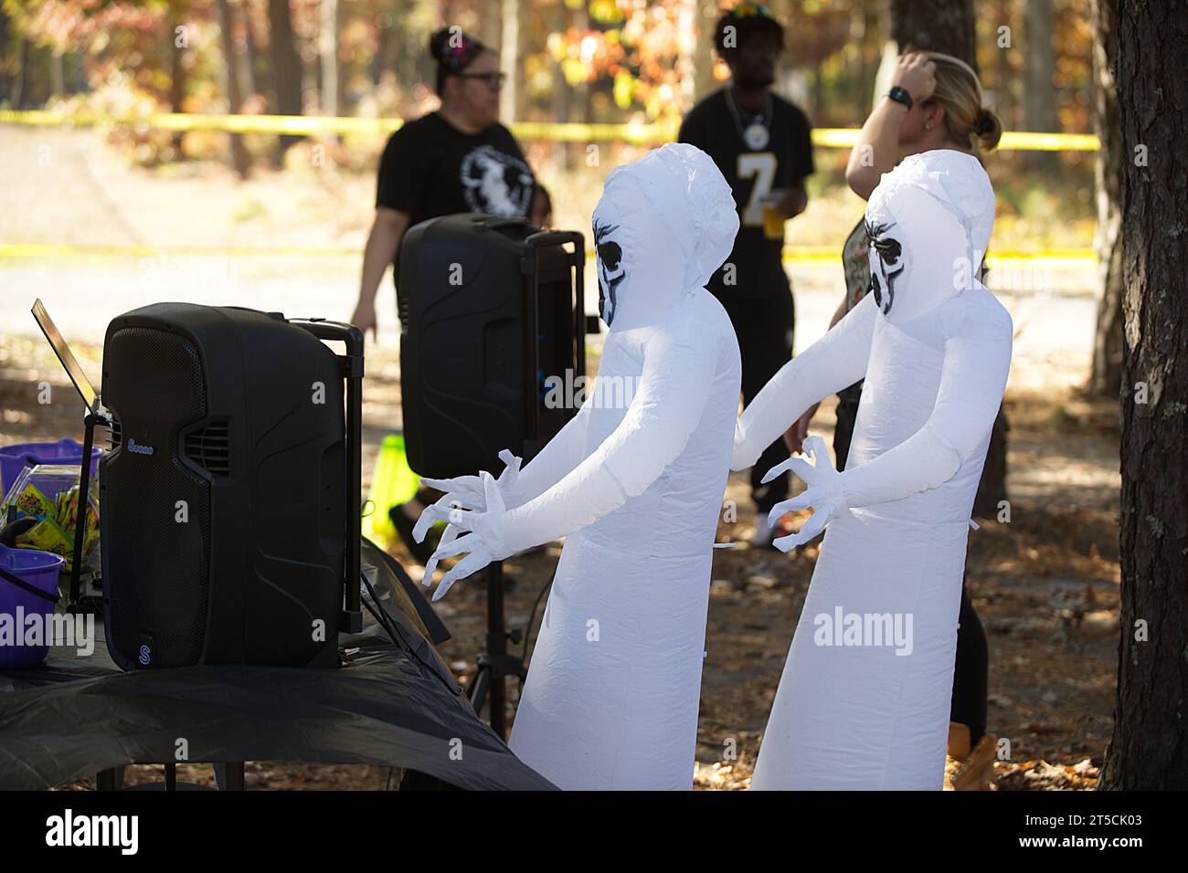 Ghosts making music hi-res stock photography and images - Alamy Ghosts making music hi-res stock photography and images - Alamy