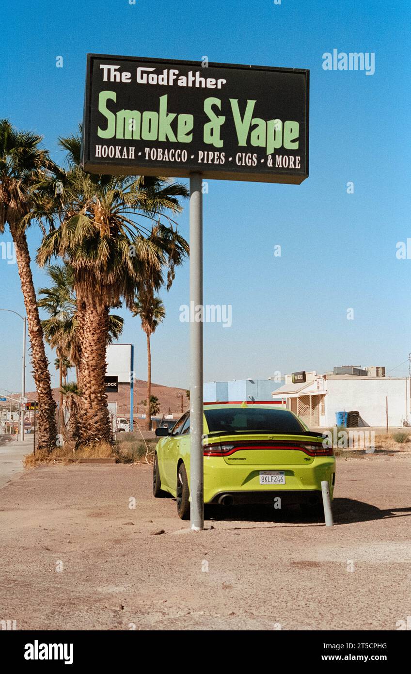 Smoke and Vape shop, Barstow, California, Route 66 Stock Photo - Alamy