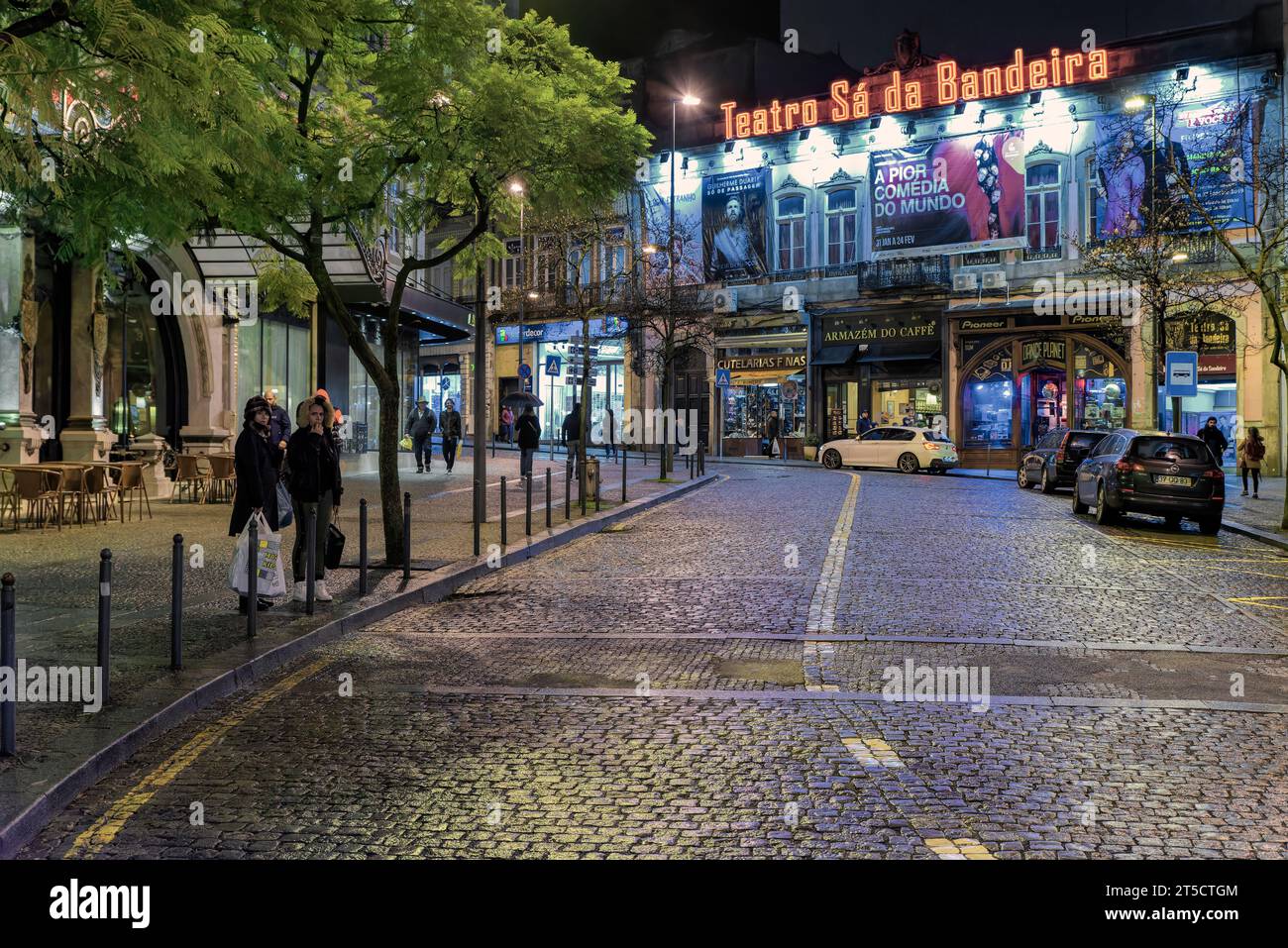 The emblematic Sá da Bandeira Theatre, oldest performance venue in the ...
