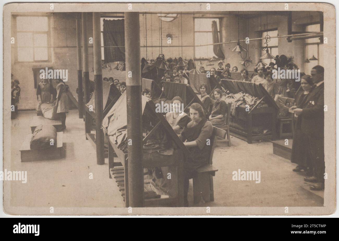 Wool burler hi-res stock photography and images - Alamy