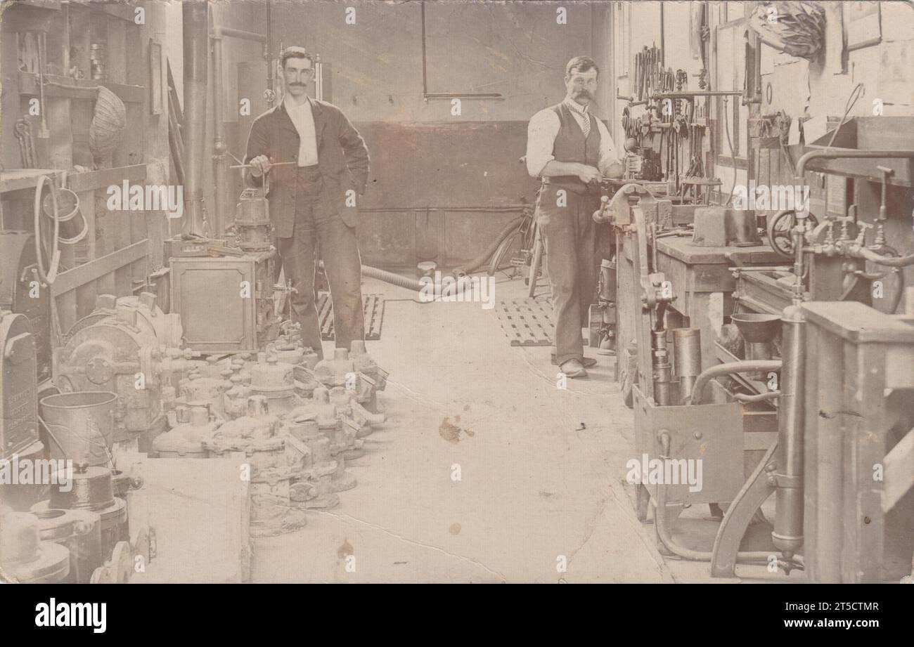 Early 1900s bicycle hi-res stock photography and images - Alamy