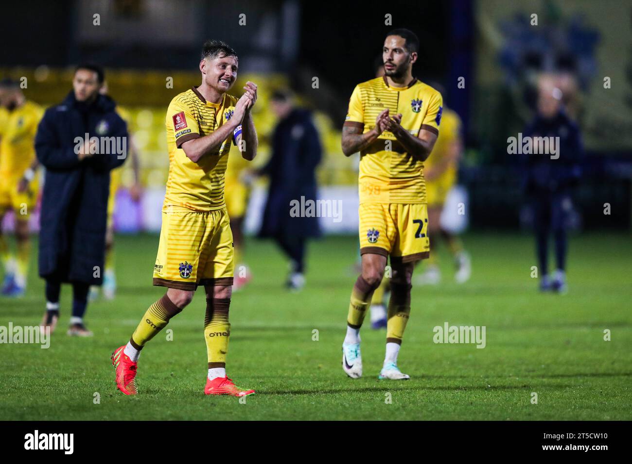 Sutton united harry beautyman hi-res stock photography and images - Alamy