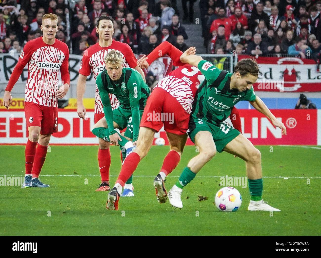 04 November 2023, Baden-Württemberg, Freiburg im Breisgau: Soccer ...