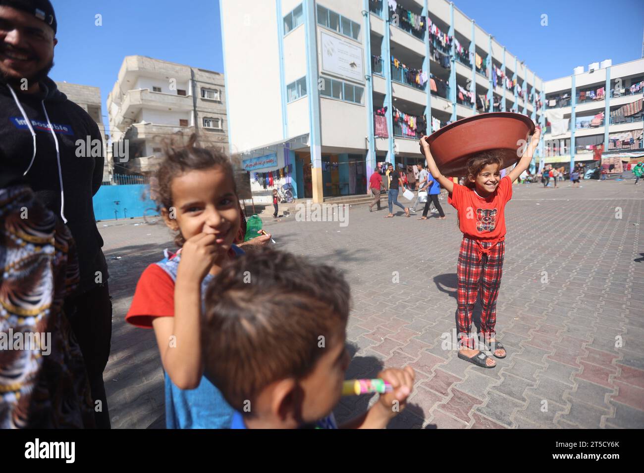 November 4, 2023: Displaced Palestinian children playing at a United ...