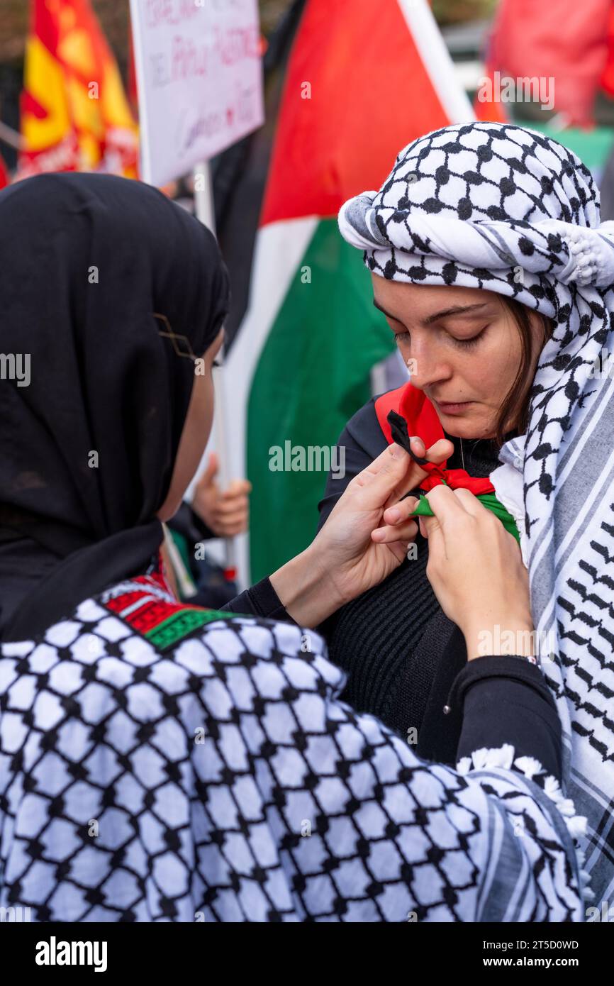 Kefiah palestine hi-res stock photography and images - Alamy