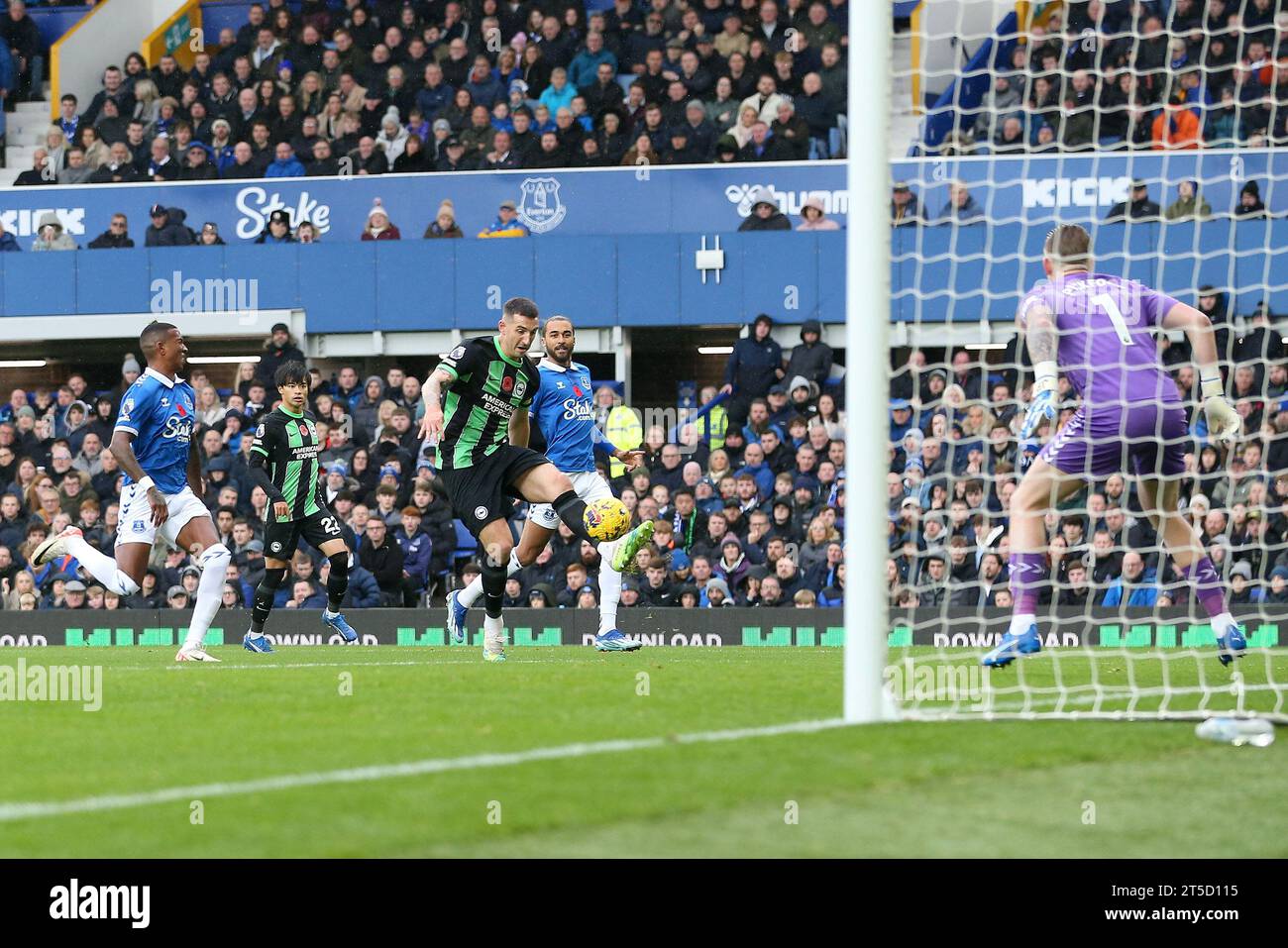 Lewis dunk brighton goal hi-res stock photography and images - Alamy