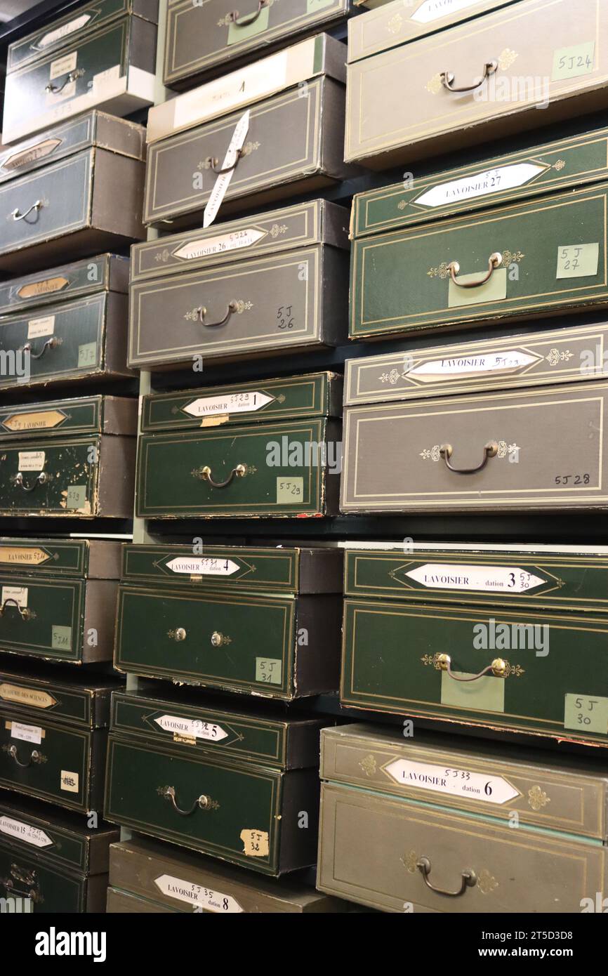 Archives research center hi-res stock photography and images - Alamy