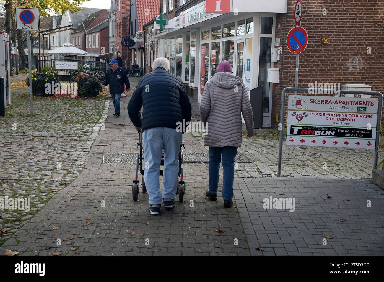 German senior hi-res stock photography and images - Alamy