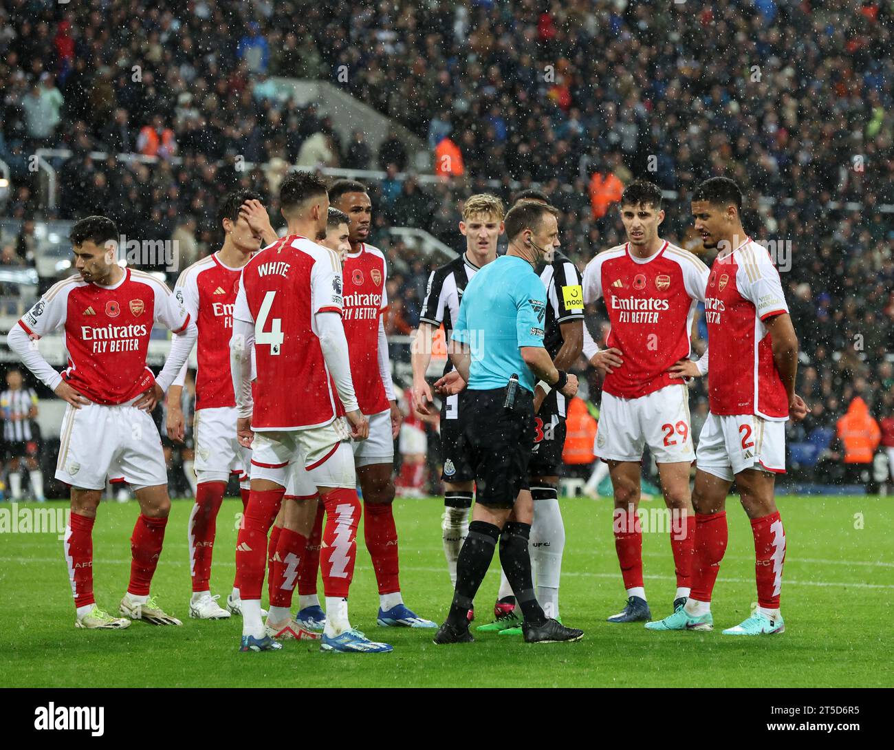 Newcastle Upon Tyne, UK. 4th Nov, 2023. Arsenal's players surround ...