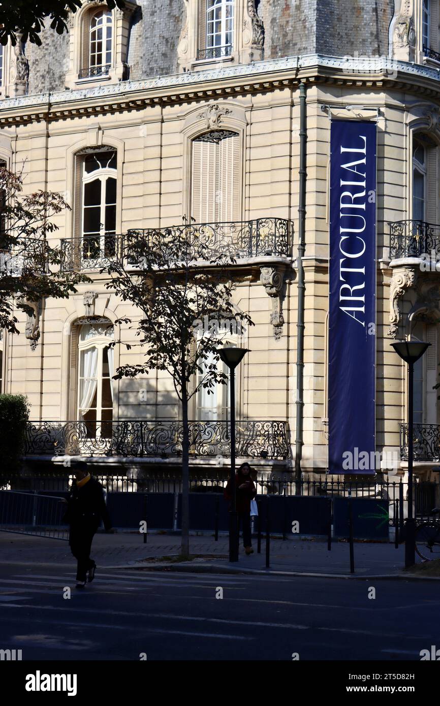 ArtCurial, the French auction house at 7 Rond-Point des Champs-Élysées ...