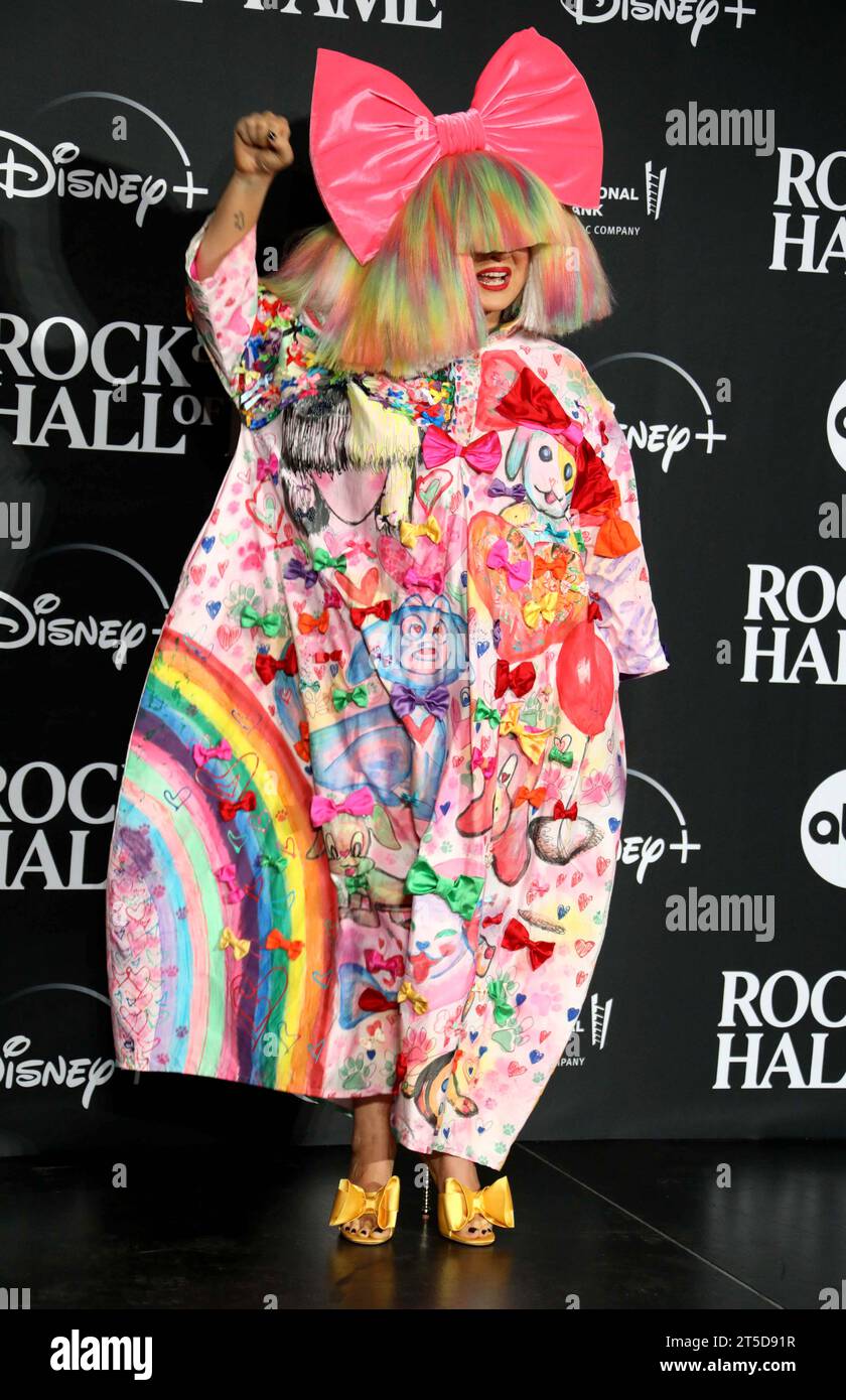 Sia singer hi-res stock photography and images - Alamy