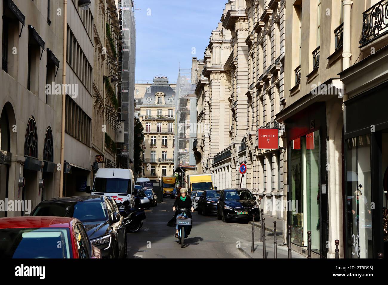 French on way paris hi-res stock photography and images - Alamy