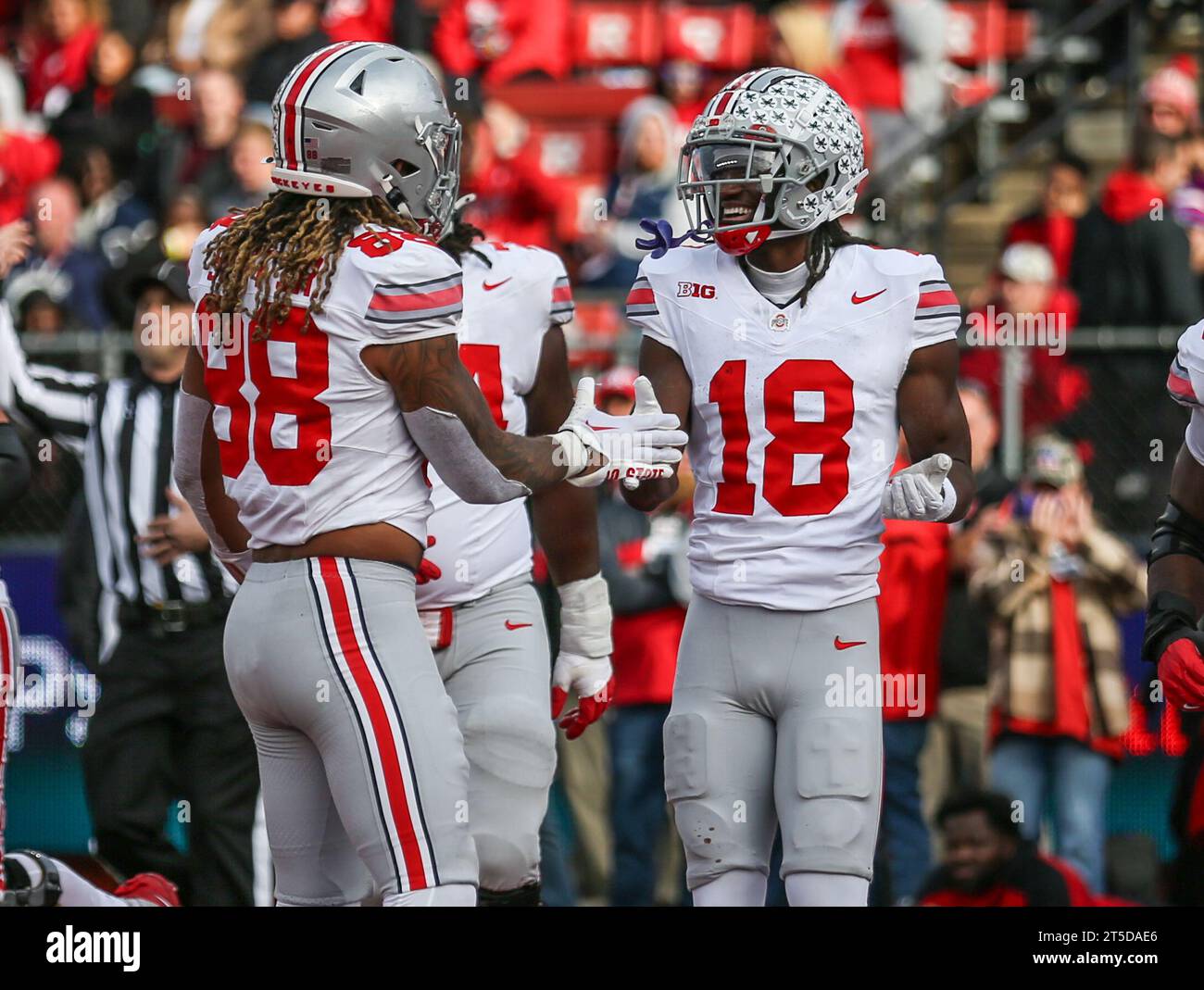 November 4, 2023: Ohio State Buckeyes tight end Gee Scott Jr. (88 ...