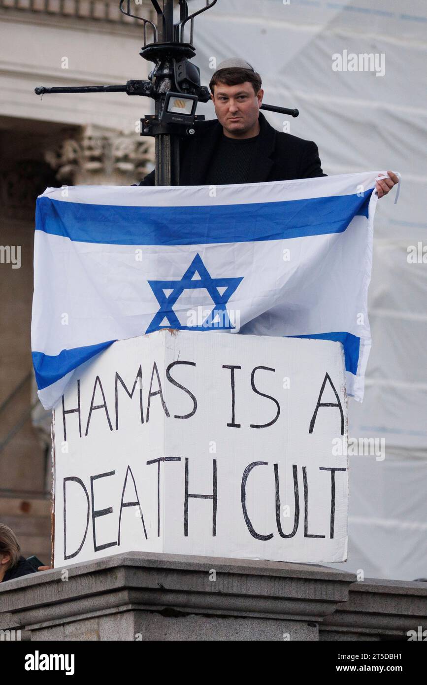 Thousands gather at Trafalgar Square this afternoon in support of the ...