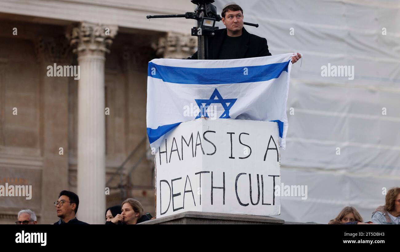 Thousands gather at Trafalgar Square this afternoon in support of the ...