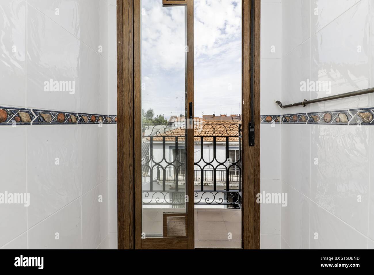 Concrete patio with railing hi-res stock photography and images - Alamy