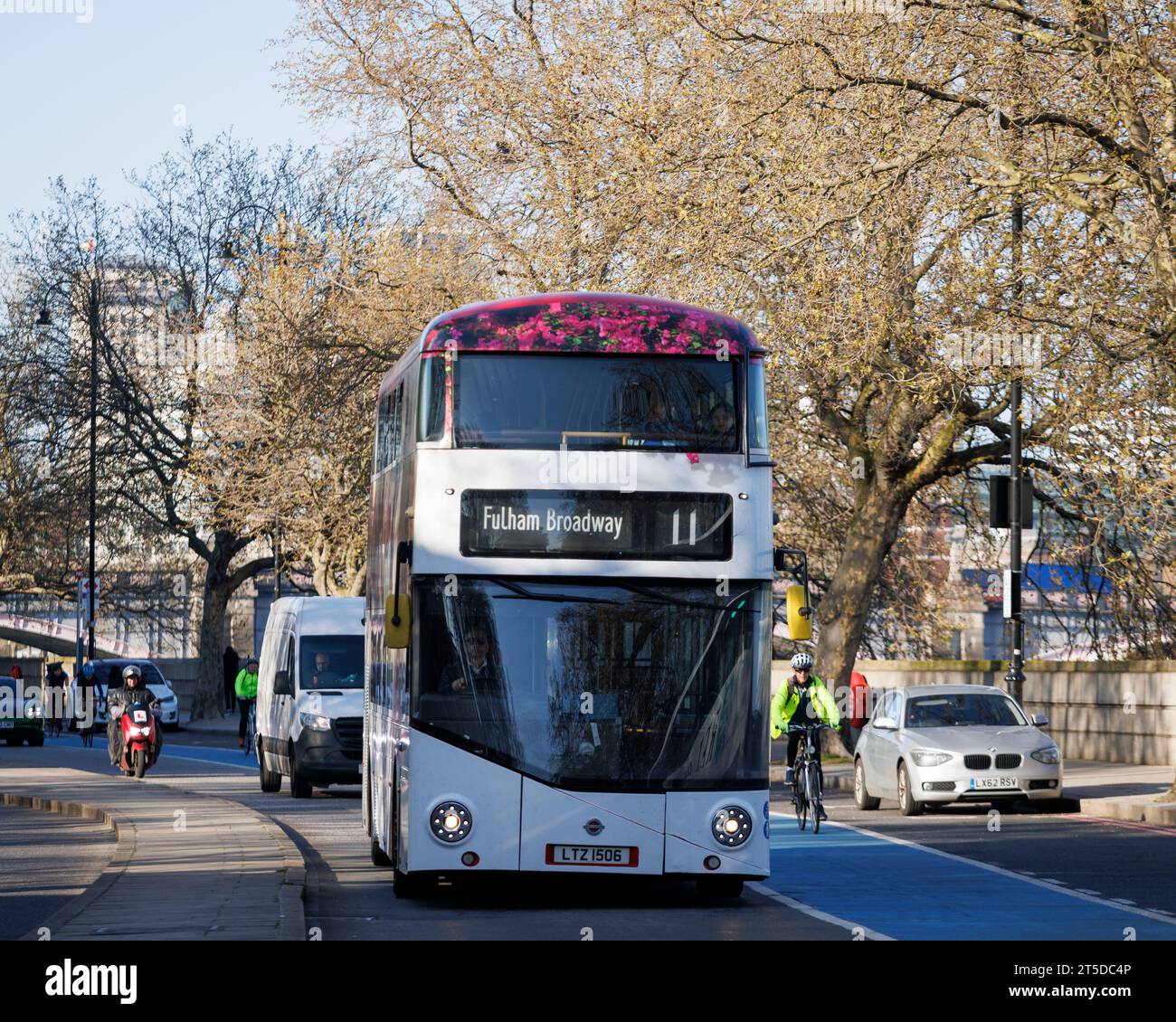 Sadiq Khan to axe landmark bus route 11 a week before Coronation ...