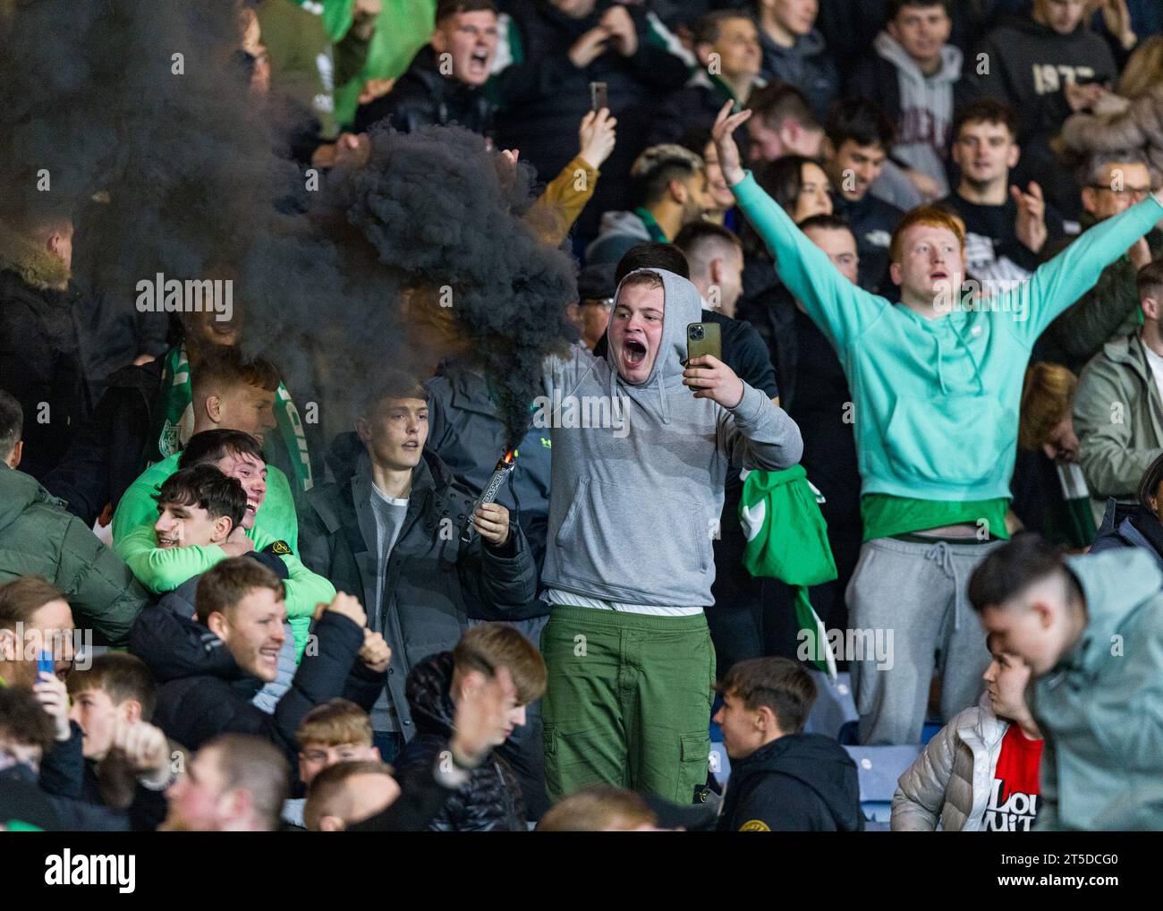 Hibs fans hi-res stock photography and images - Alamy