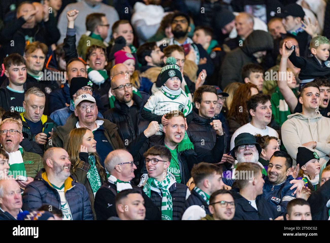 Hibs fans hi-res stock photography and images - Alamy