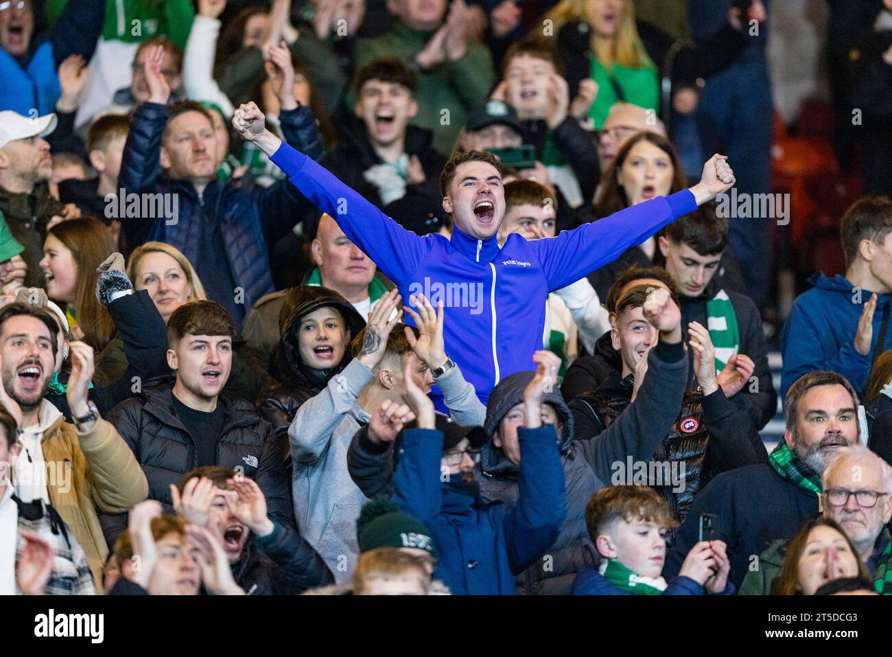 Hibs fans hi-res stock photography and images - Alamy