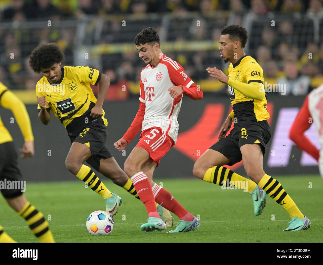 DORTMUND - (l-r) Karim Adeyemi of Borussia Dortmund, Aleksandar ...